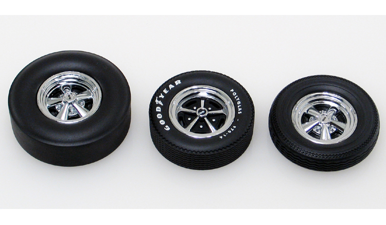 9006 - 1:18 Nova/ Muscle Car Wheel & Tire Set